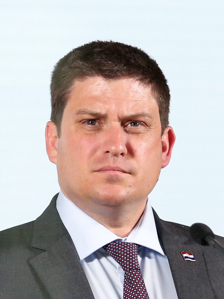 Oleg Butković - biografija i karijera